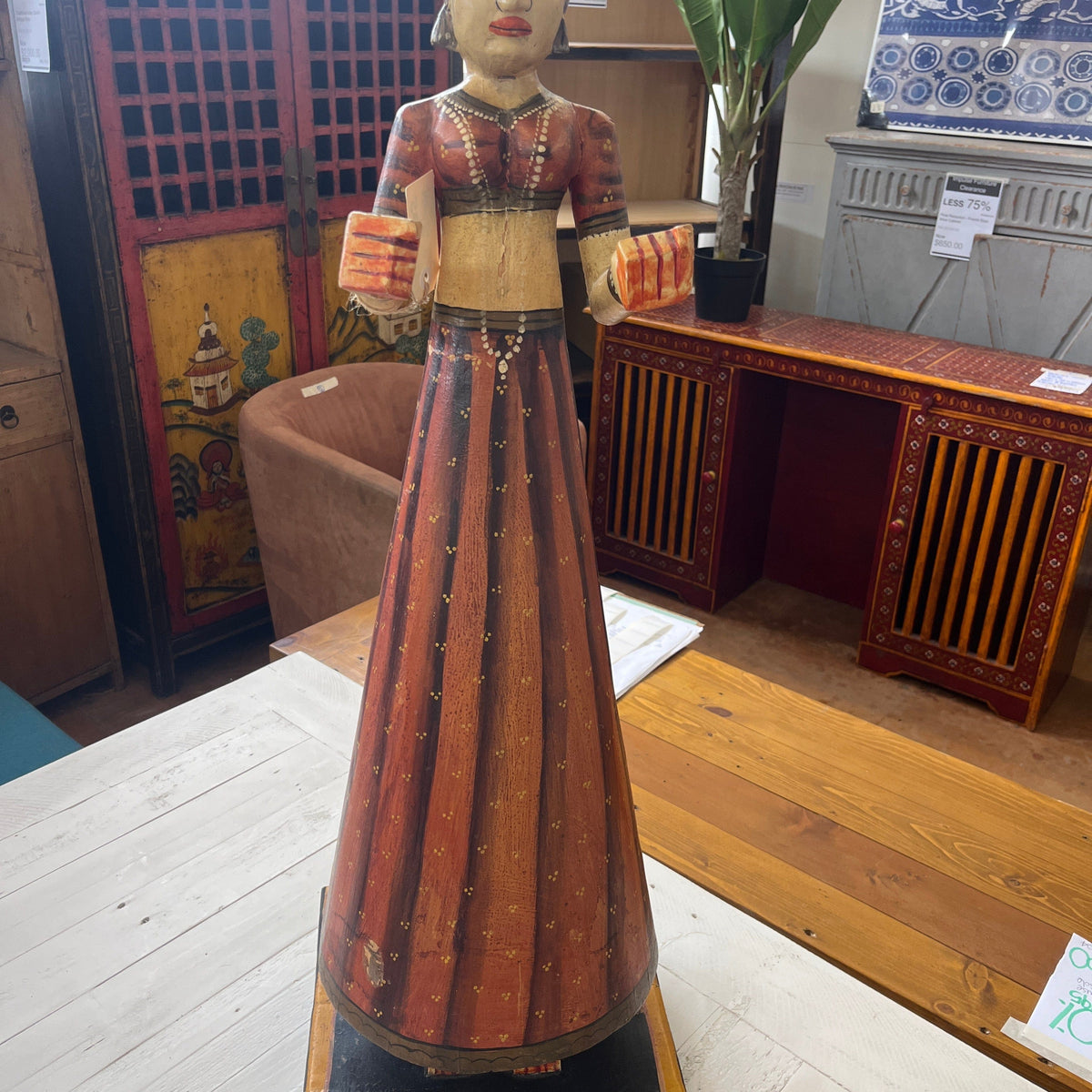 Traditional Indian lady statue – Impulse Furniture Clearance